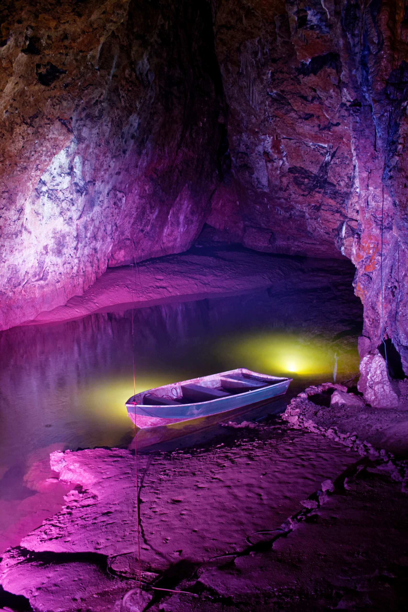 Cheddar Gorge and Cave - UK Map Guide